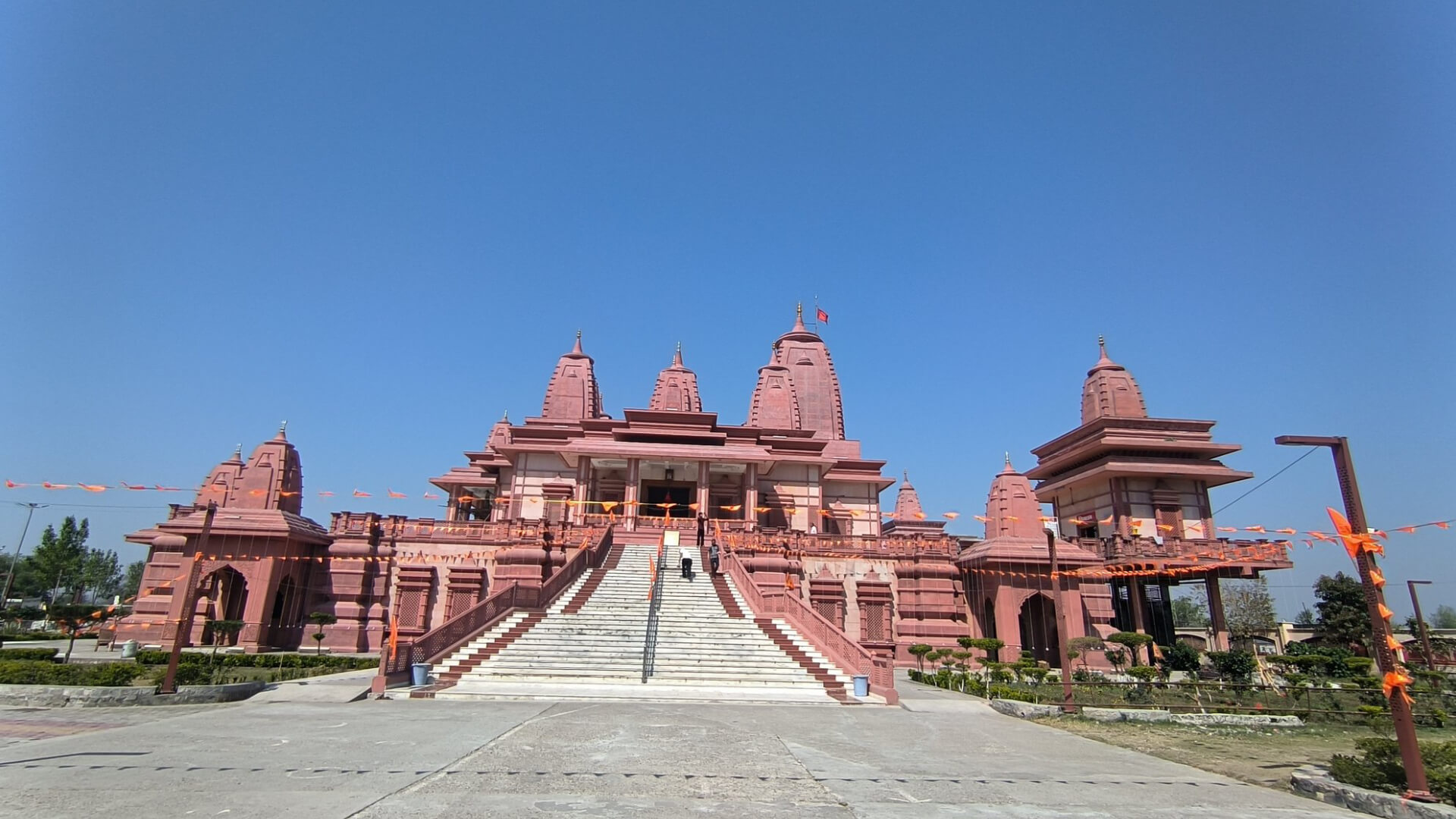Shri Hanuman Dham Temple Ramnagar Near Corbett National Park